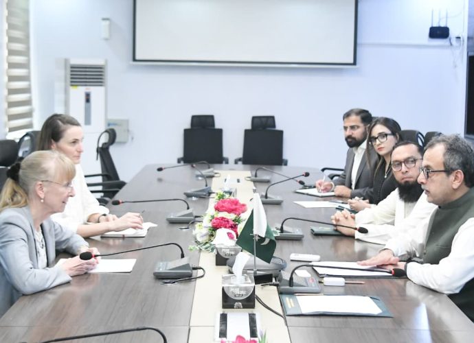 Federal Minister for Energy Sardar Owais Ahmed Khan Leghari met with ...